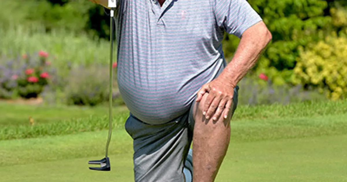 Golfer Ready to Try Out New Knee After Replacement at Center for ...